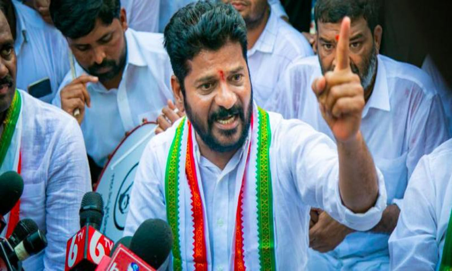 అందుకే కాంగ్రెస్ కార్యాలయానికి నిప్పు పెట్టారు | TPCC President ... అందుకే కాంగ్రెస్ కార్యాలయానికి నిప్పు పెట్టారు | TPCC President ...
