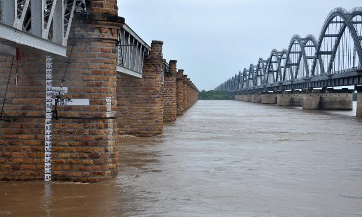 మోర్బీ బ్రిడ్జి విషాదం.. వంతెనలపై దృష్టి సారించిన ఏపీ, తెలంగాణ ...