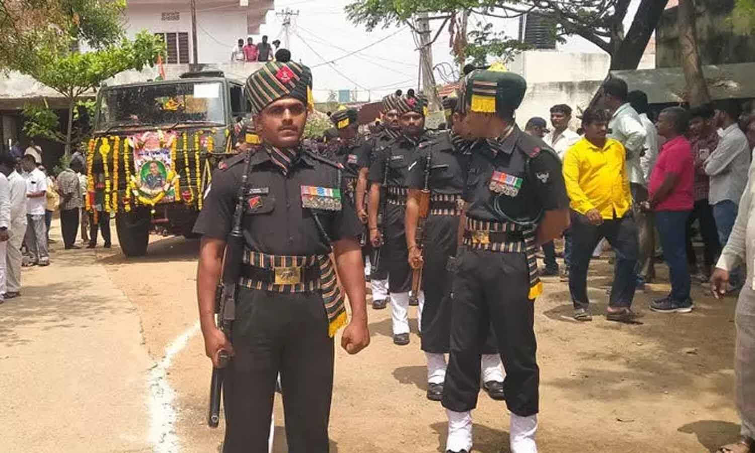 ముగిసిన లెఫ్టినెంట్ కల్నల్ ఉప్పల వినయ్ భాను రెడ్డి అంత్యక్రియలు | Lt ...