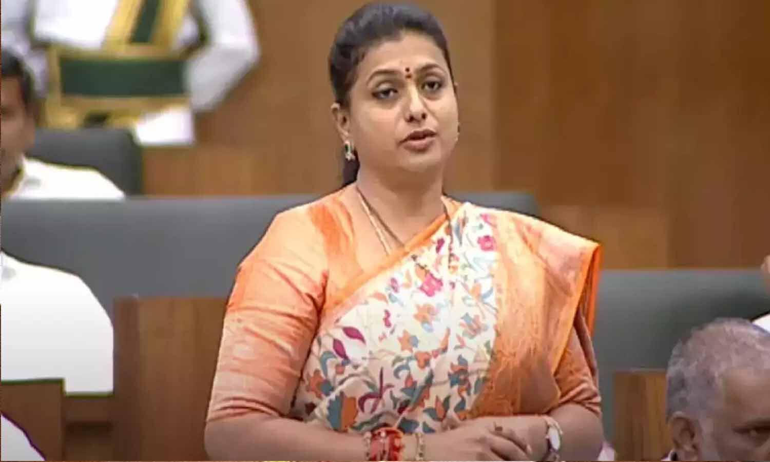 అసెంబ్లీలో సీఎం జగన్ కు సెల్యూట్ చేసిన మంత్రి రోజా | Minister Roja saluted CM Jagan in the Assembly