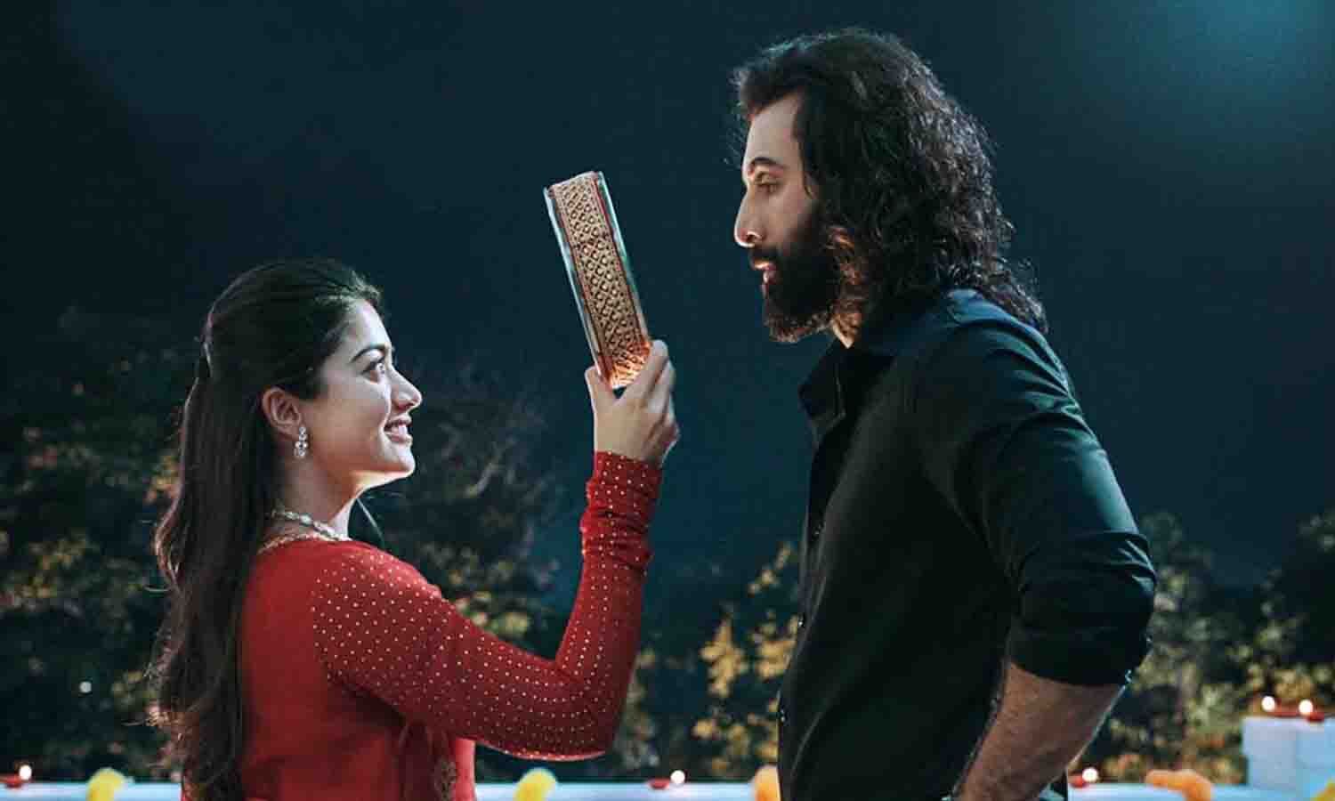అక్కడ కూడా అన్ని రికార్డులను బద్దలు కొట్టిన యానిమల్ | Controversial ... అక్కడ కూడా అన్ని రికార్డులను బద్దలు కొట్టిన యానిమల్ | Controversial ...