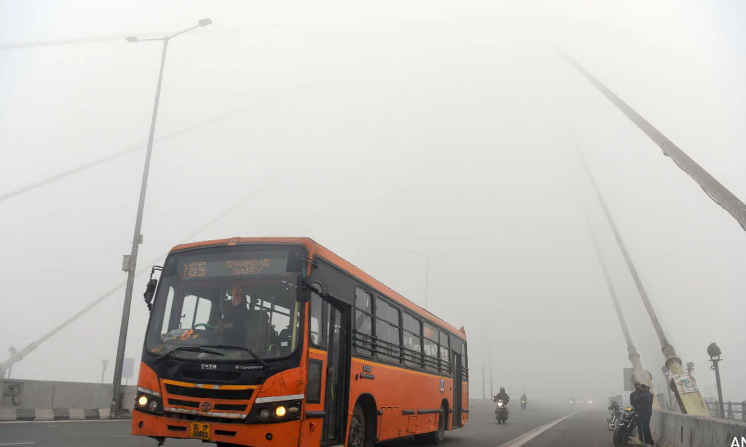 బికినీతో బస్సులోకి ఎక్కిన యువతి.. అంతా ఒక్కసారిగా షాక్ | Bikini-clad ...