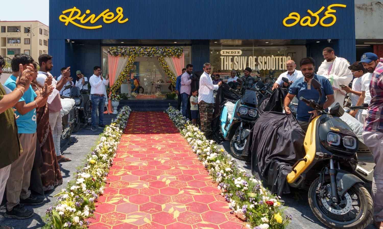 తిరుపతిలో స్టోర్‌ను ప్రారంభించిన రివర్ | River opened a store in Tirupati