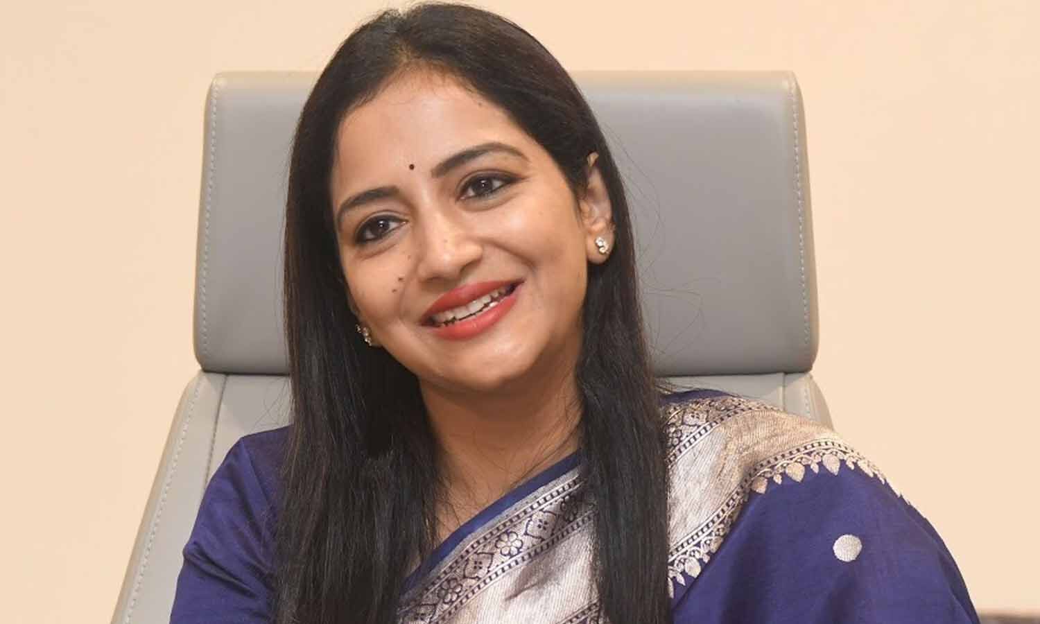 మా ఇంట్లో ఎలాంటి సోదాలు జరగలేదు : మాజీ మంత్రి మల్లారెడ్డి కోడలు ...